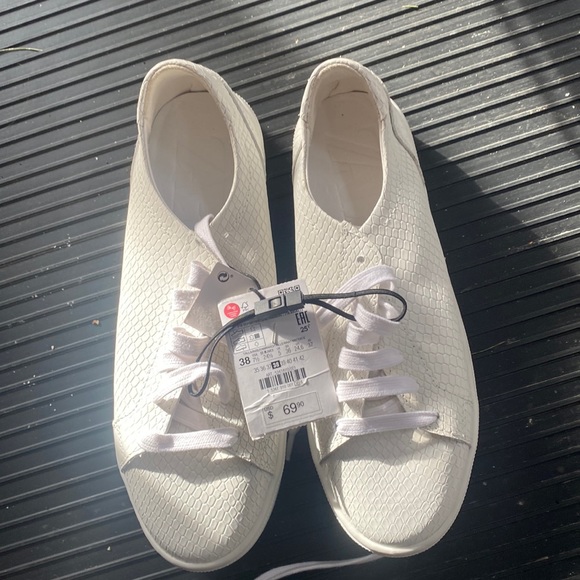 Zara | Shoes | Zara White Leather Tennis Sneakers Size 3875 | Poshmark